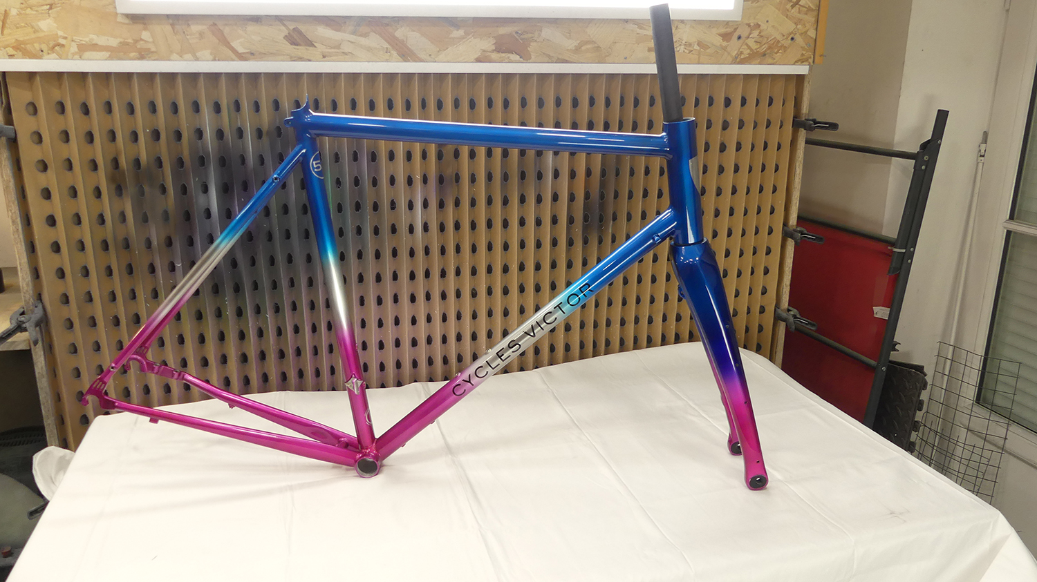 Cycles Victor - Faded Candy — ORION Paintworks