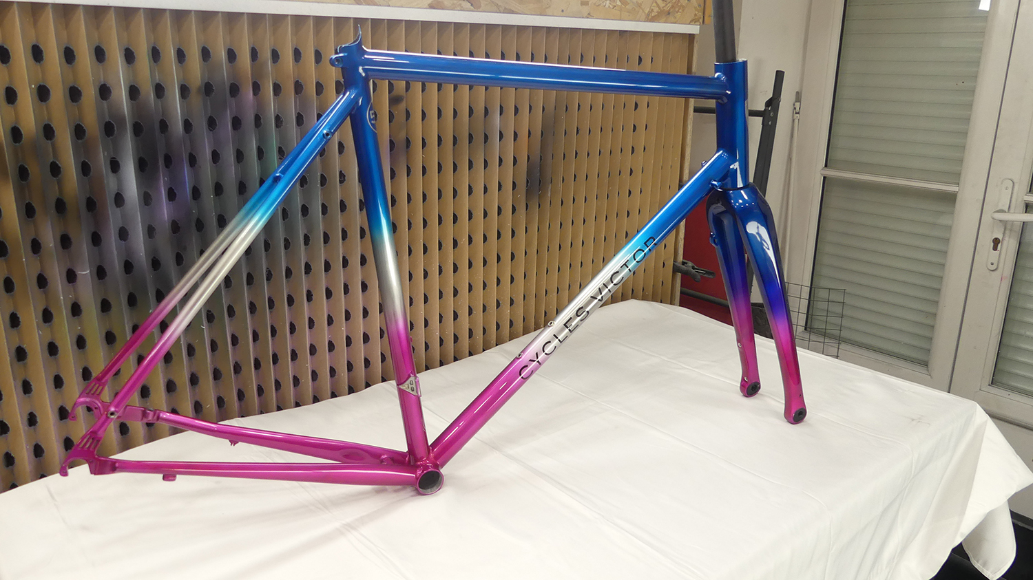 Cycles Victor - Faded Candy — ORION Paintworks